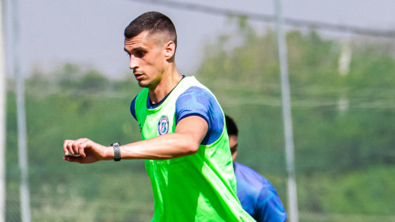 Serbian Defender Lazar Cirkovic Extend Contract With Jamshedpur ...
